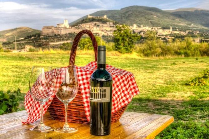 Deluxe Picnic Assisi for 2 and Wine Tasting of 5 Wines - Guided Wine Tasting of 5 Varietals