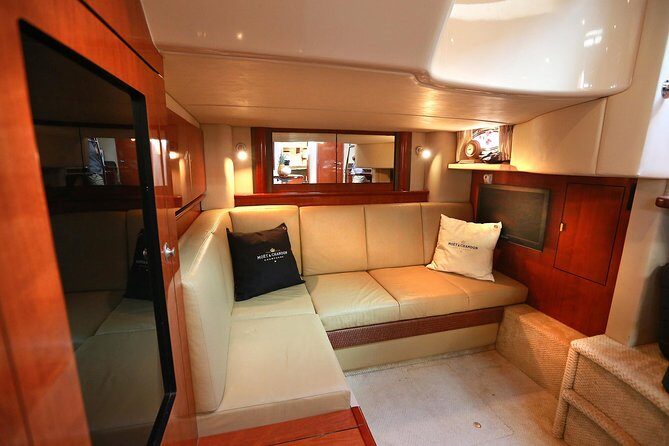 Deluxe Private Boats - 40 ft Sea Ray - The Sum Up