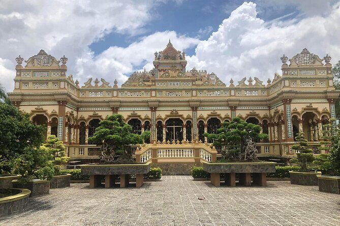Deluxe tour: Mekong Delta full day trip from Ho Chi Minh city - The Guide and Group Dynamics