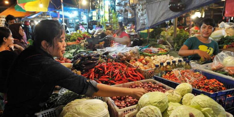 Denpasar: Night Street Food Walking Tour - What to Expect in Practice
