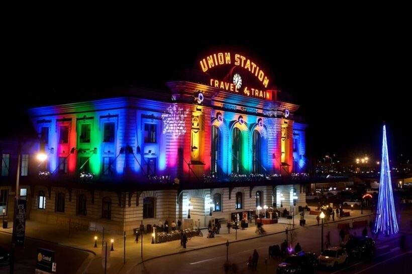 Denver: Holiday Lights and Sights Walking Tour - Key Points