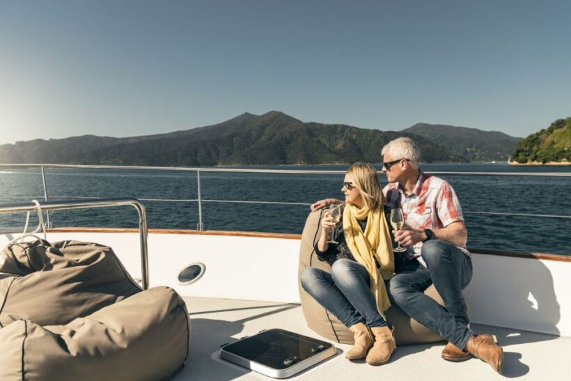 Depart Picton: Marlborough Sounds Afternoon Seafood Cruise - An Introduction to the Experience