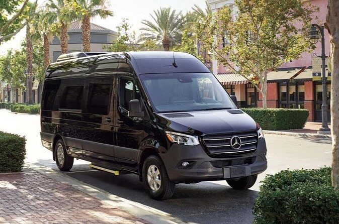Departure by Minibus from Oakland City to Oakland Airport OAK - Who Should Consider This Service?