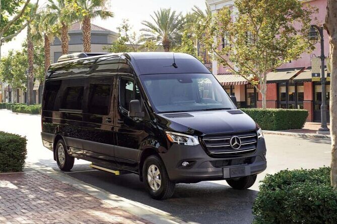 Departure by Sprinter from Milwaukee to Milwaukee Airport MKE - Why This Transfer Stands Out