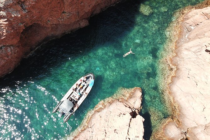 Departure from Saint-Raphaël - The creeks of Estérel - The Scenic Highlights