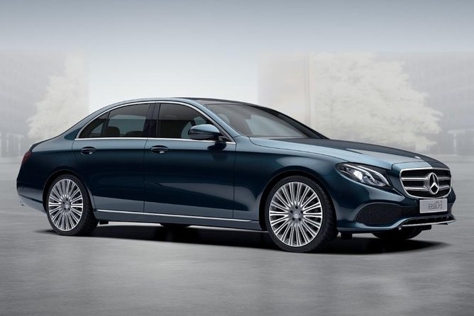 Departure Private Transfer: Liverpool to Manchester Airport MAN in Business Car - Introduction