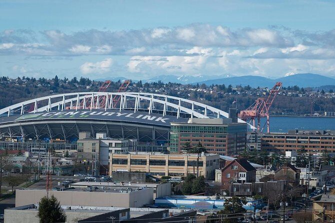 Departure Private Transfer: Seattle to Seattle Airport SEA in Business Car - The Sum Up