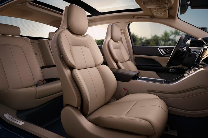 Departure Private Transfer Vancouver to YVR Airport or Cruise Port- Business Car - What Makes This Service Stand Out
