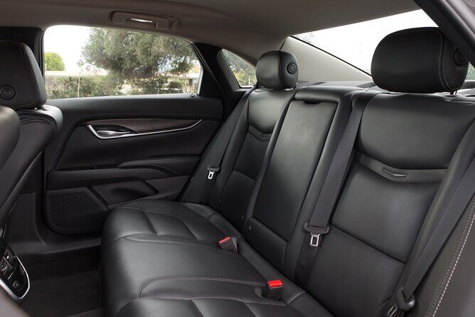 Departure Private Transfer Vancouver to YVR Airport or Cruise Port- Business Car - Who Should Consider This Transfer?