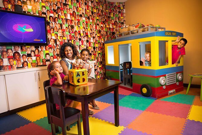 Departure Shuttle to Airport, Club Mobay Fast Track & VIP Lounge Combo - FAQ