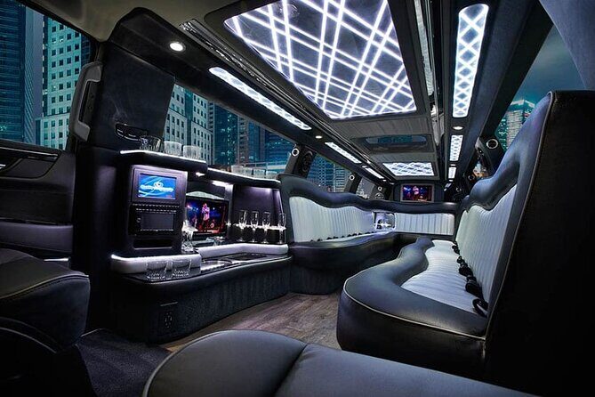 Departure Transfer Montreal to Montreal Airport by Limos or Bus - Key Points