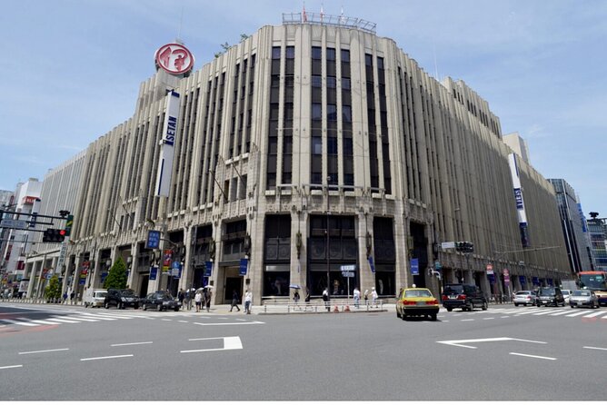 Dept. Store + Kabukicho/Okubo Walking SUSHI/Drinks/Karaoke Allin1 - Exploring Shinjukus Entertainment District