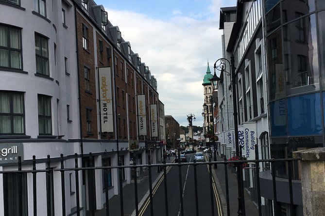 Derrie Danders: Highlights of the Walled City a Self-Guided Audio Tour - Uncover the Citys Role in The Troubles