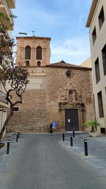Descubriendo Almería: Un Viaje por la Historia y la Cultura - A Closer Look at the Experience