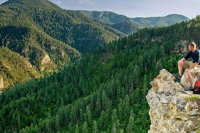 Devil's Tower - Deadwood - Spearfish Canyon Waterfalls + Picnic - What the Tour Includes and How It Works