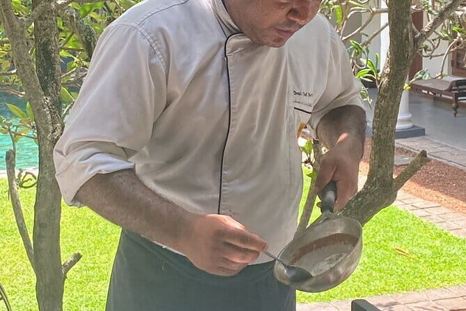Devi's PRIVATE FOOD (Traditional & Fusion) TOUR in Galle Fort - Key Points