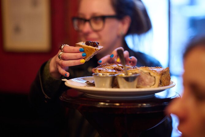 Devour London Historical Pub Tour:Traditional British Food & Ales - Meeting Point and Logistics