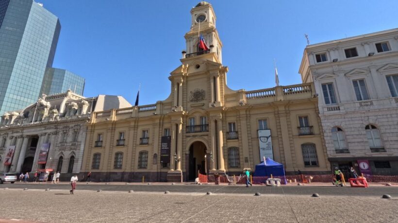 Dia Completo en Santiago: Museo+San Cristobal+City Tour - Key Points