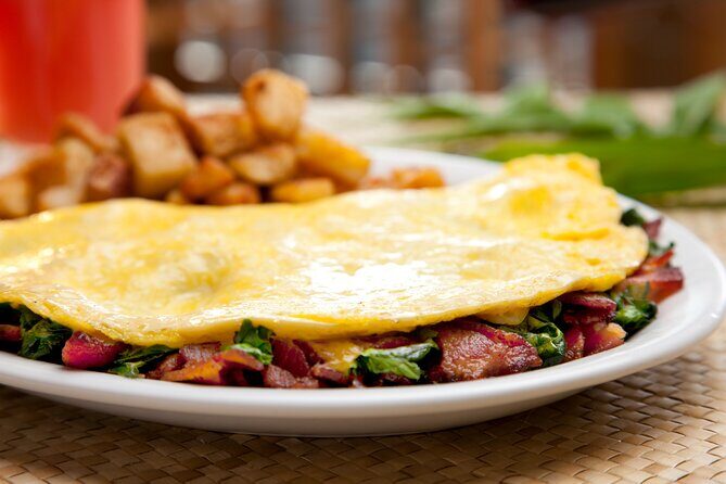 Diamond Head Hiking + Eggs'n Things Breakfast - What Travelers Say