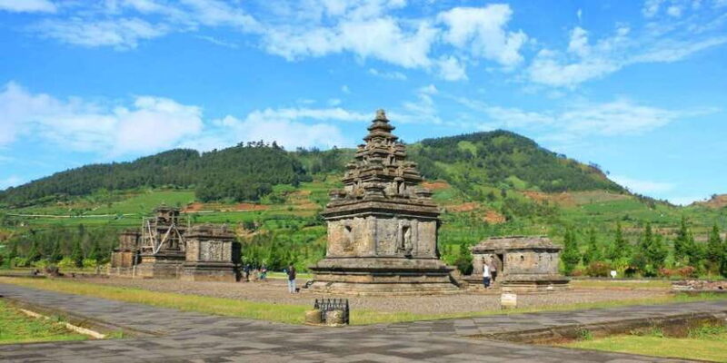 Dieng: Sikunir Golden Sunrise and Dieng Plateau Tour - Who Should Consider This Tour?
