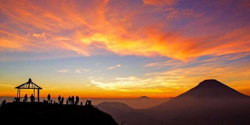 Dieng: Sikunir Golden Sunrise and Dieng Plateau Tour - Frequently Asked Questions