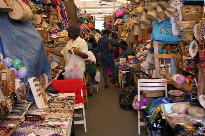 Dilly Dally Walking Tour of Nassau Attractions - Key Points