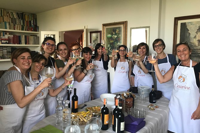 Dining Experience at a local's Home in Pesaro with Show Cooking - Key Points