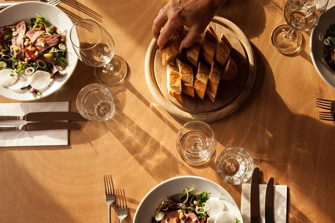 Dining With The Dutch: Enjoy A Delicious 4-Course Family Meal - Meeting and Logistics