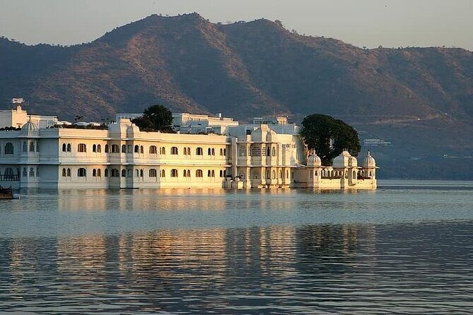 Dinner at Jag Mandir Island with Boat Ride on Lake Pichola - Udaipur - The Sum Up