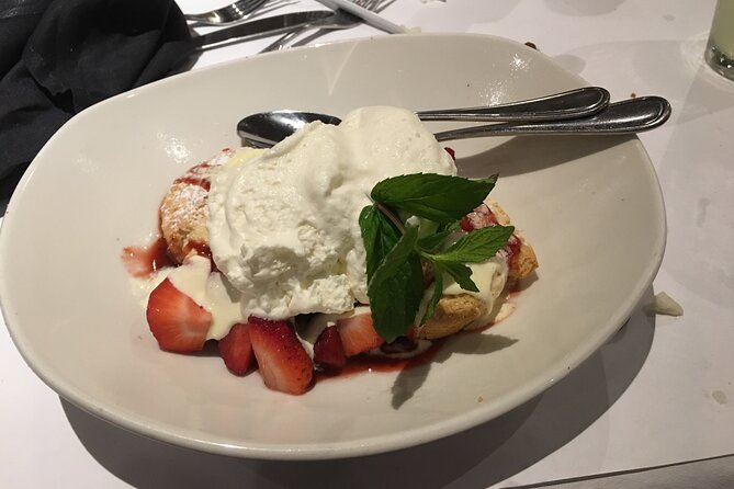 Dinner in a Bohemian Artist Apartment in Central Paris - The Sum Up