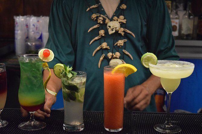 Dinner & Live Pirate Fight from Cancun - The Experience: Pros and Cons