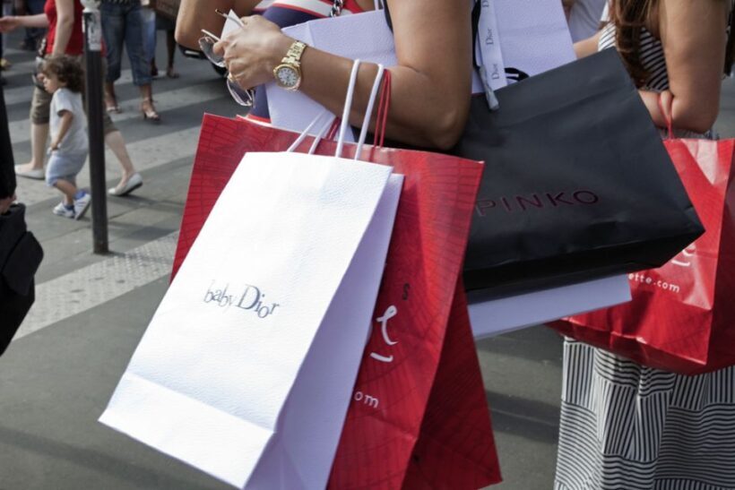 Discount Couture: ultimate Paris Shopping 2h30 walking tour - The Itinerary: A Deep Dive into Paris Fashion Secrets