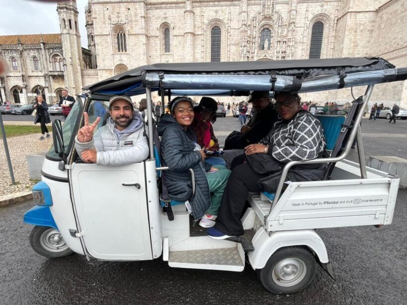 Discover beautiful Lisbon aboard a tuk tuk - The Neighborhoods and Landmarks