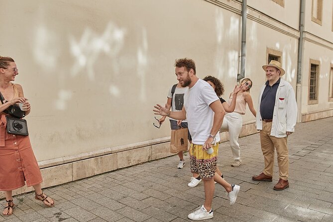 Discover Budapest Using Tram Two - Key Points