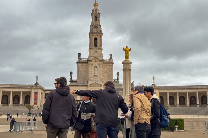 Discover Fátima: Half-Day Small-Group Tour from Lisbon - The Guide and Transportation