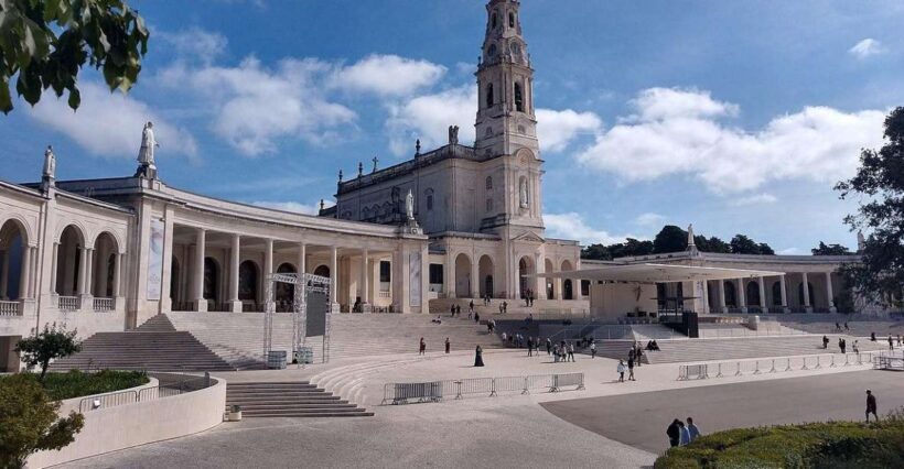 Discover Fátima, Nazaré, and Óbidos: Full Day Tour - What Travelers Say