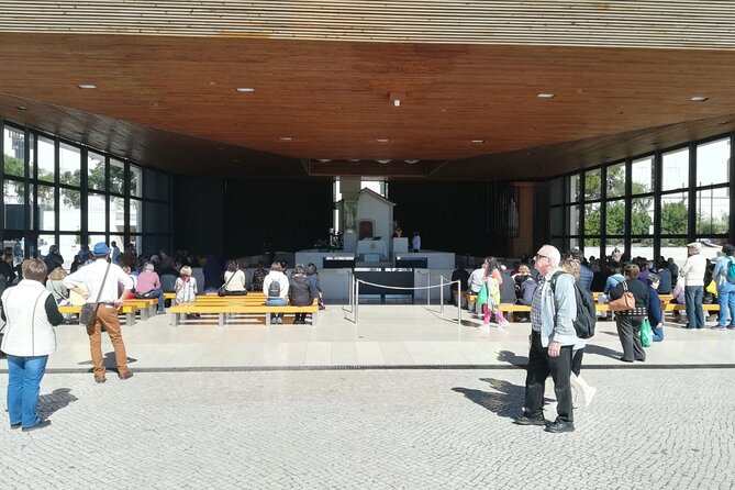 Discover Fátima: Private Pilgrimage Tour From Lisbon - Pickup and Meeting Logistics
