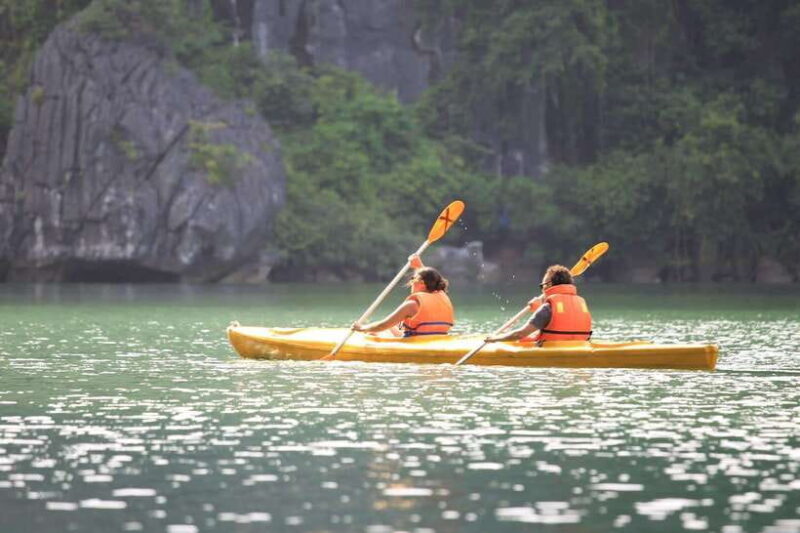 Discover Halong Bay 4-hour Scenic Cruise, Kayak, Lunch, Cave - An Authentic Taste of Halong Bay’s Scenery