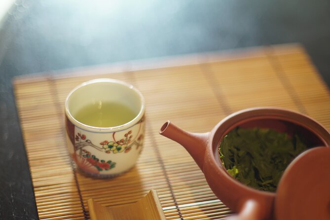 Discover Japanese Tea Blending Techniques in Osaka - Discovering the Nuances of Tea Leaves
