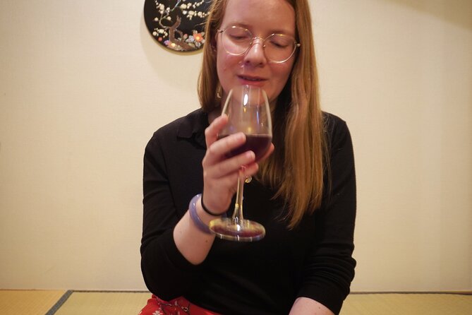 Discover Japanese Tea Blending Techniques in Osaka - Taking in the Cozy Ambiance of the Workshop