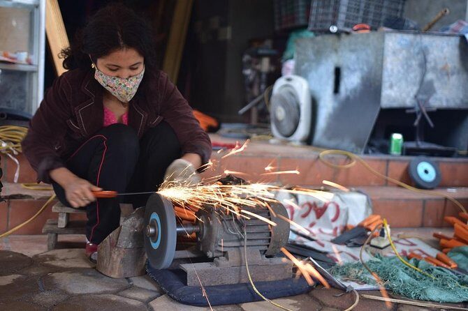 Discover Knife Da Sy Village in local village Hanoi - Key Points