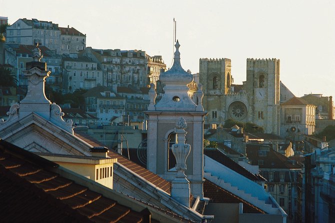 Discover Lisbons Alfama: Secrets of the Old Town - Uncovering the Architectural Gems of the Old Town