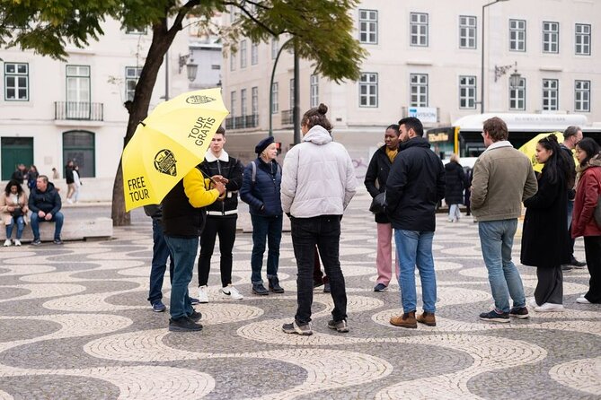 Discover Lisbons Alfama: Secrets of the Old Town - Savoring the Local Flavors and Libations