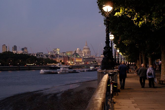 Discover London Along The River - Discover London Along The River: A Personalised Walk Through the South Bank