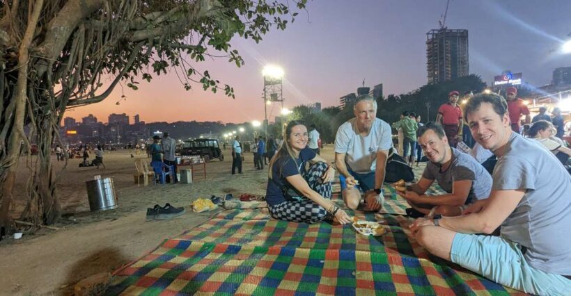 Discover Mumbai's street & beach with Vegetarian food tour - An In-Depth Look at the Mumbai Vegetarian Food Tour