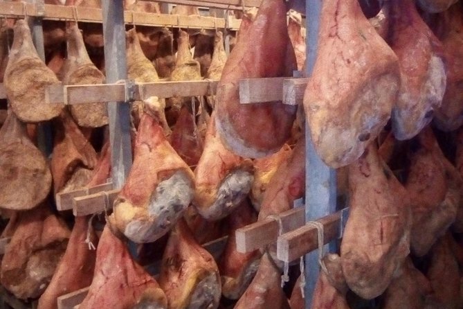 Discover Parma Foods With Laura - Meet Your Guide: Lauras Expertise