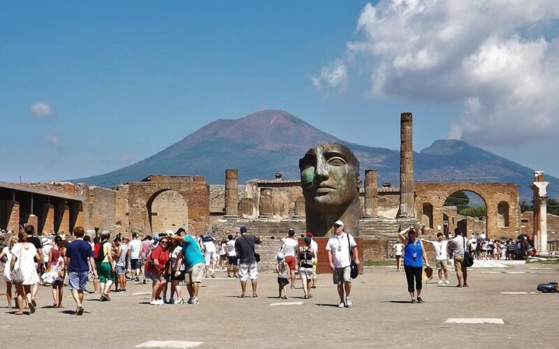 Discover Pompeii & Vesuvius: Ruins, History & Volcanic Views - Perfect for Whose Travel Style?