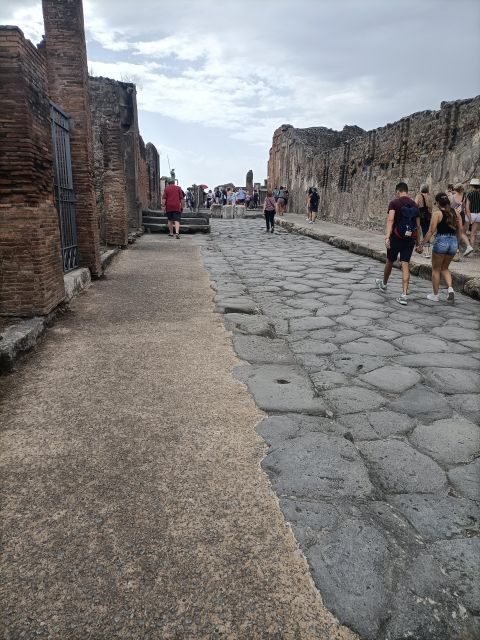 Discover Pompeii with a professional guide for 2hrs - Frequently Asked Questions