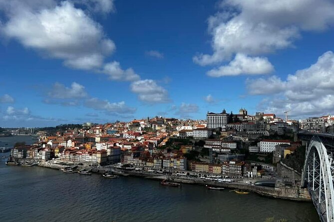 Discover Porto with an Official Guide: A Tour of Iconic Landmarks - Key Points