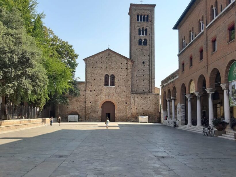 Discover Ravenna on Your Way to Venice with Private Transfer - Key Points